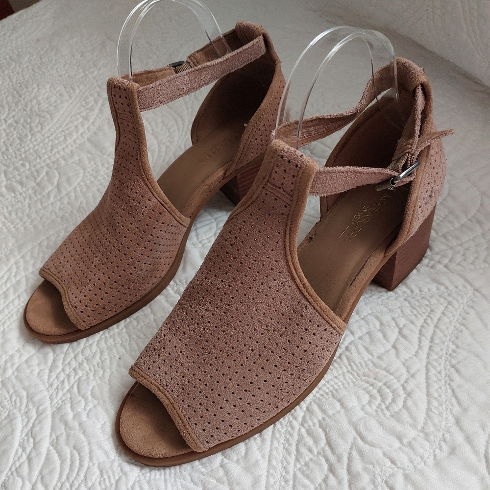 Koolaburra By Ugg Perforated Suede Block Heel Sandal - Gem